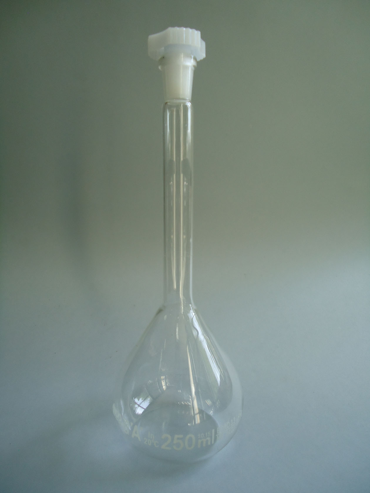 Matraces: Matraz aforado 250 ml. con tapón