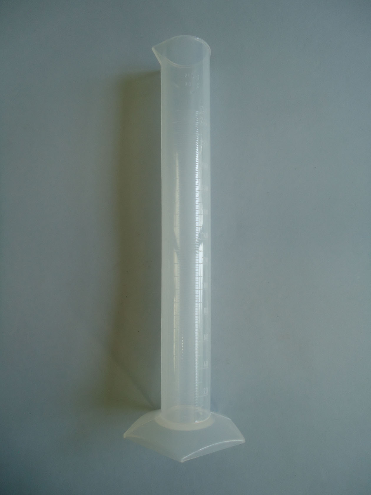 Probetas: Probeta polipropileno graduada 250 ml.