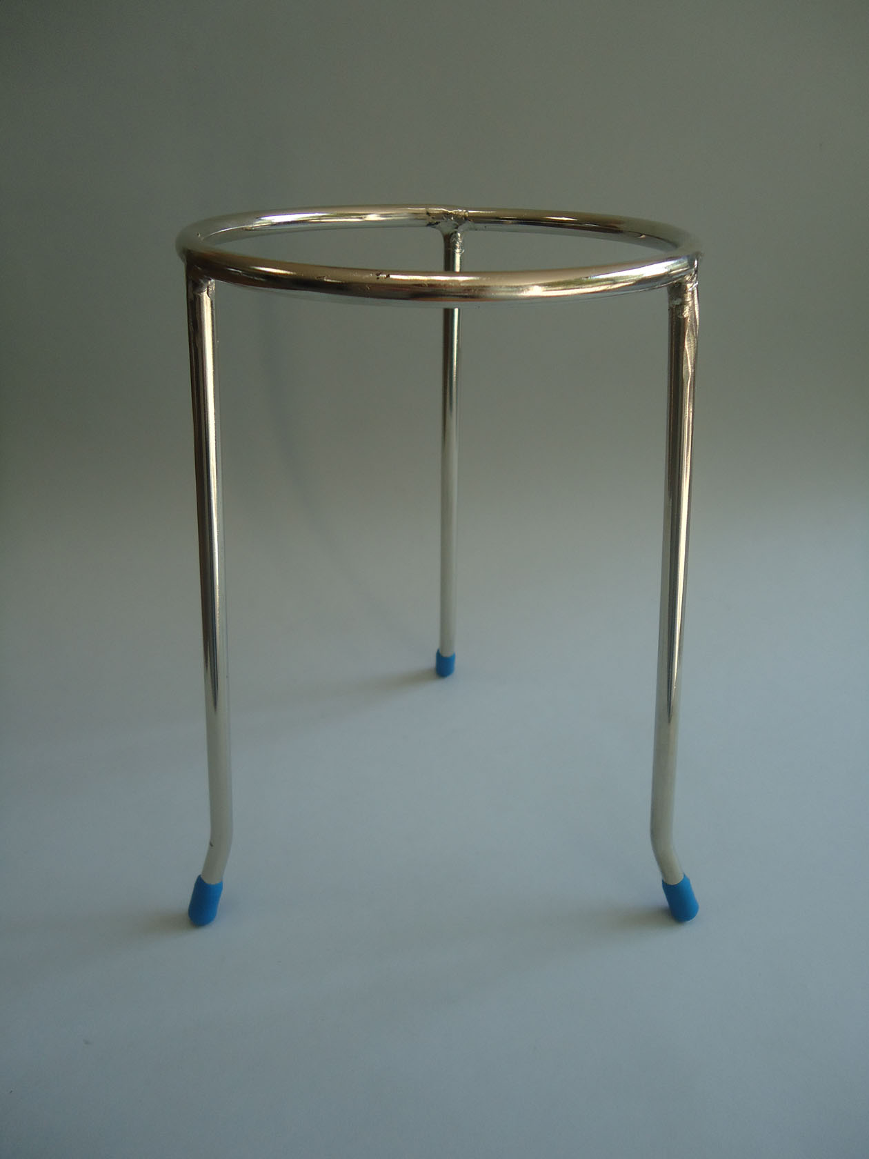 Soportes y escurridores: Trípode 12,5 cms. diámetro